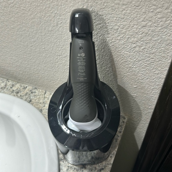 Philips | Grooming | Philips Norelco Mens Shaver With Smart Clean Base ...